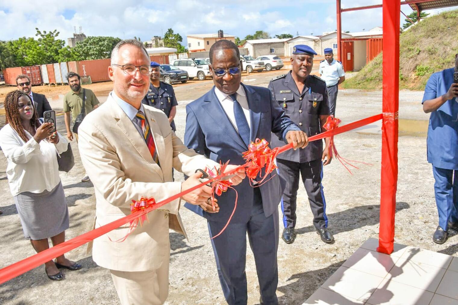 PARTENARIAT BÉNIN-USA : Une nouvelle académie de Police inaugurée à ...